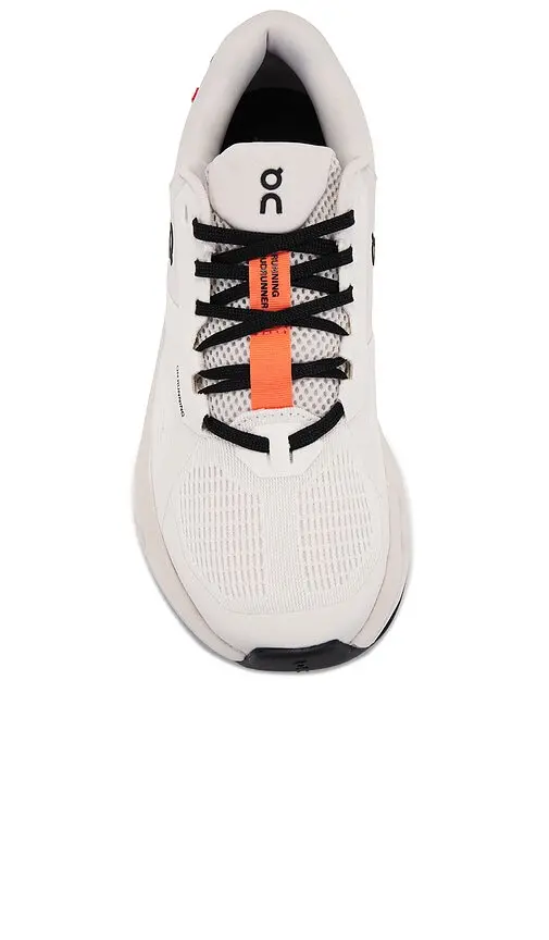 On Cloudrunner 2 Sneaker