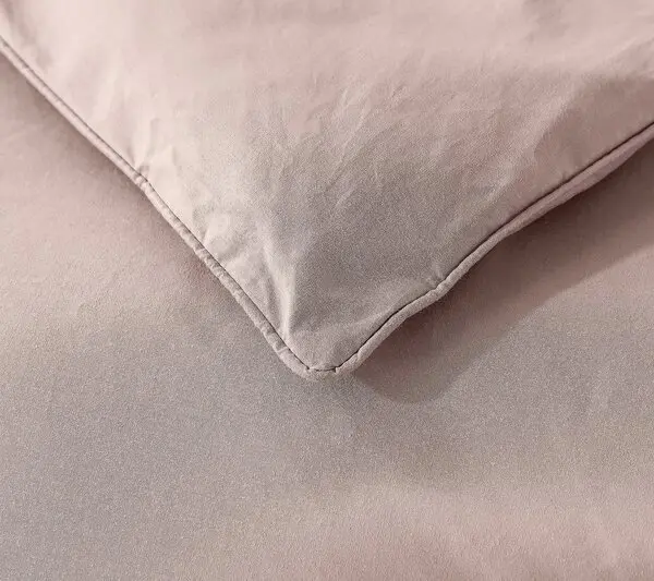 ROYAL VELVET Tufted Down Alternative Comforter- Blush Twin