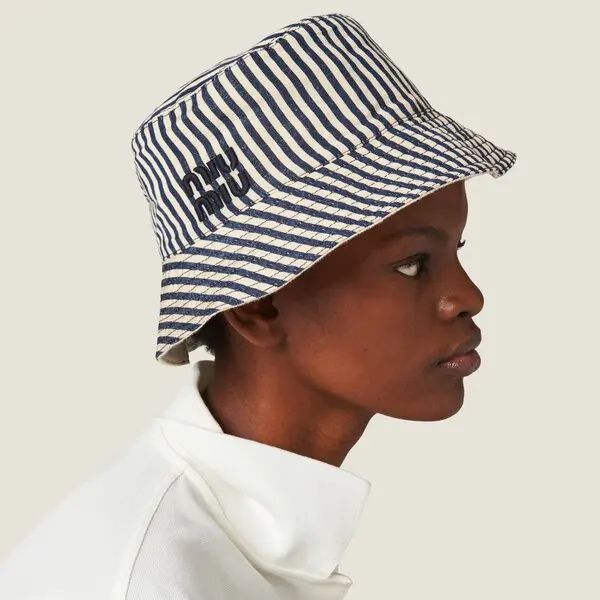 Miu Miu Reversible Bucket Hat With Pouch - Beige/Baltic Blue  display picture 3
