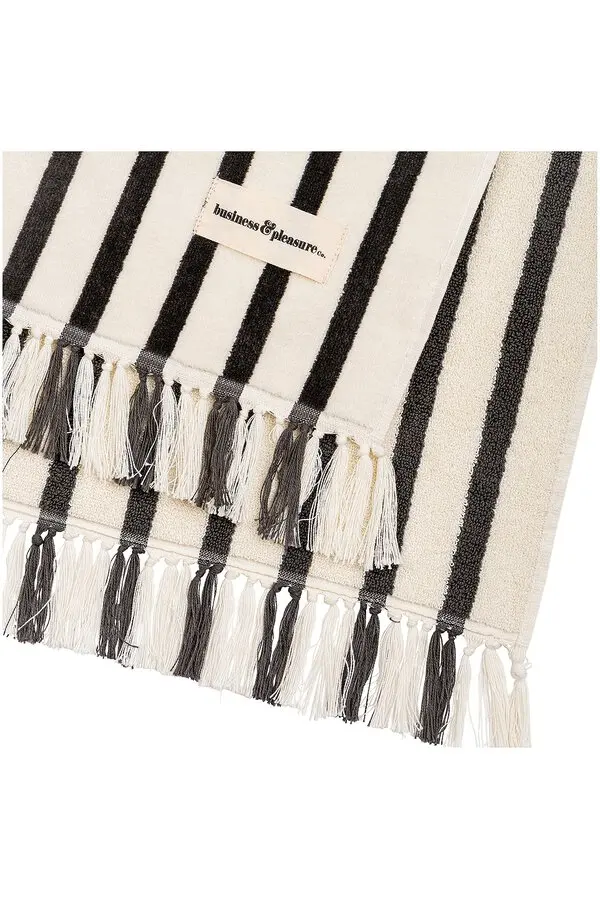 BUSINESS & PLEASURE Beach Towel In Black