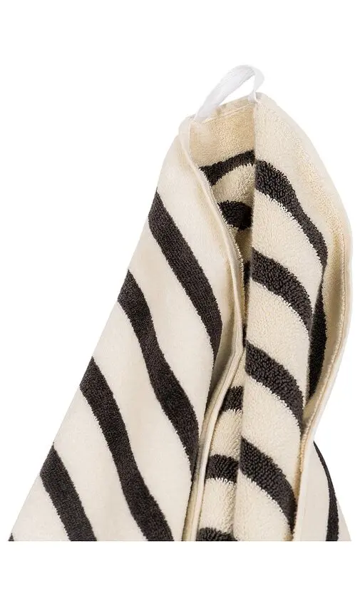 BUSINESS & PLEASURE Beach Towel In Black