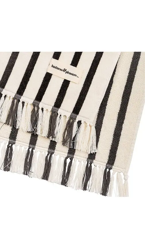 BUSINESS & PLEASURE Beach Towel In Black