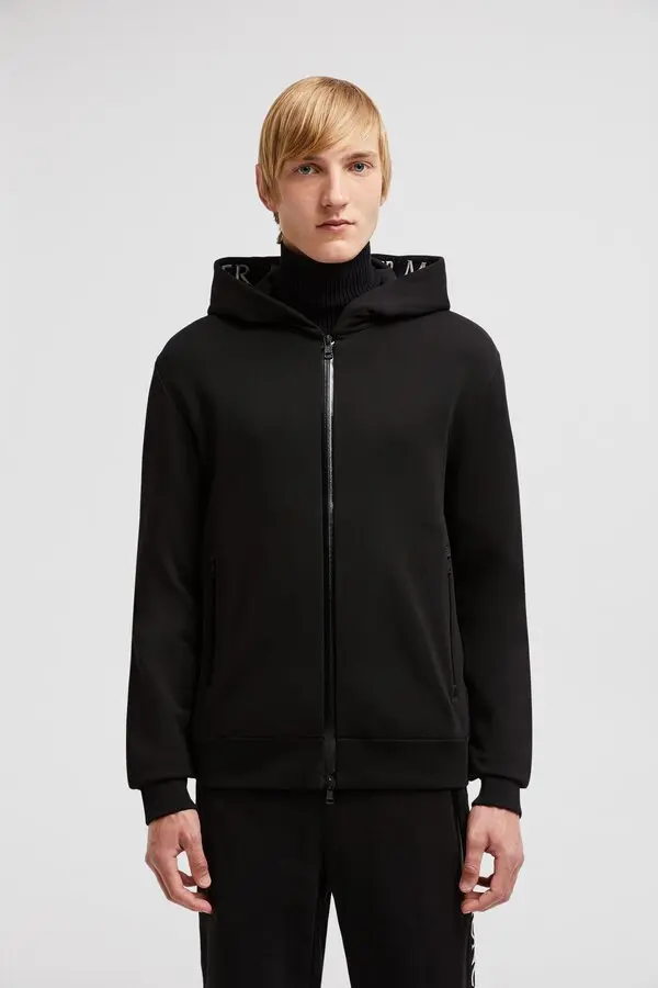 MONCLER ブラック ロゴ　ジップアップフーディ Moncler Logo Zip-Up Hoodie - Black | Editorialist