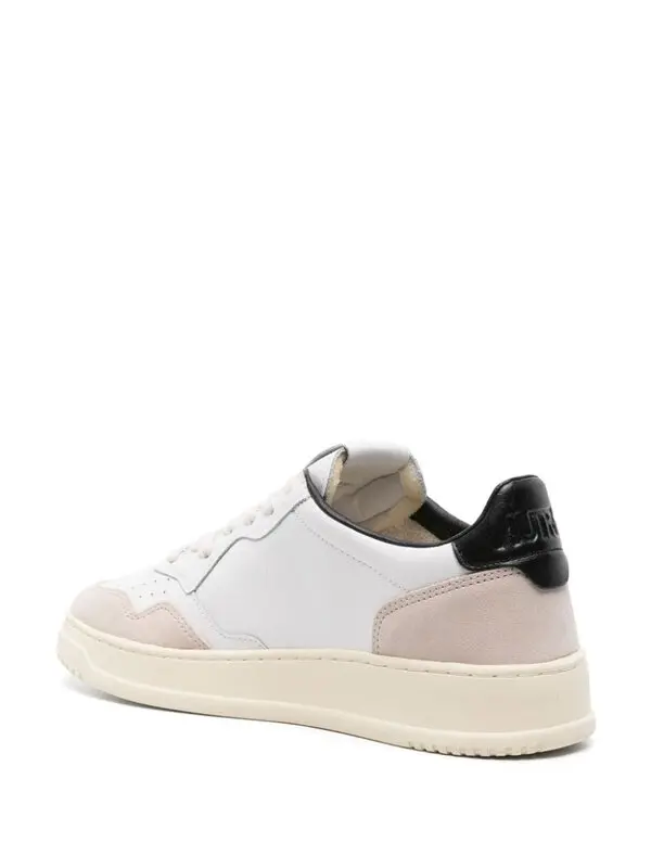 AUTRY Medalist Lace-up Sneakers - White