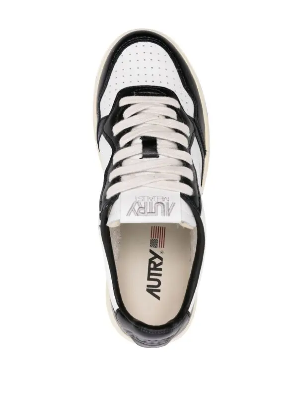 AUTRY Medalist Leather Sneakers - White