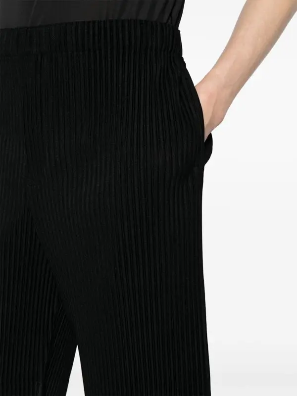 Issey Miyake Plissé Pleated Bermuda Shorts - Black