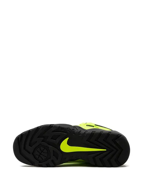 Nike X Supreme Sb Darwin Low Sneakers