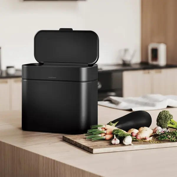 SIMPLEHUMAN 4 Liter Compost Caddy - Black