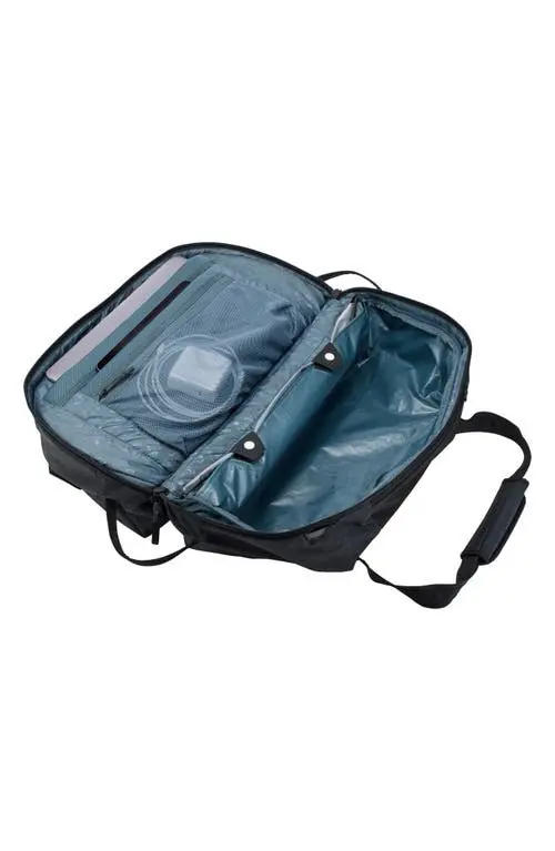 Thule Aion 35-liter Duffle - Black