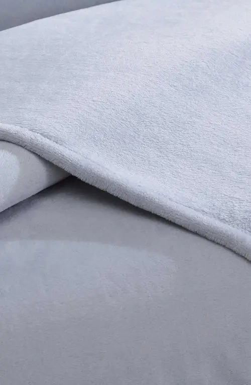 Calvin Klein Core Plush Blanket - Blue
