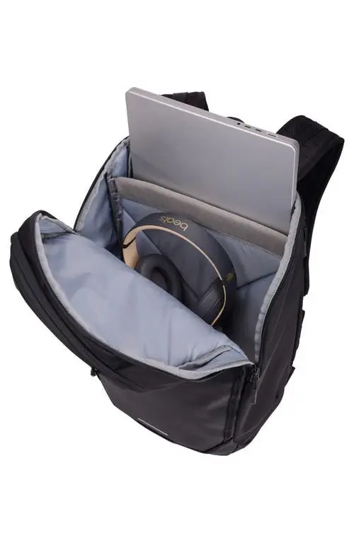 Thule Chasm 26-liter Backpack - Black