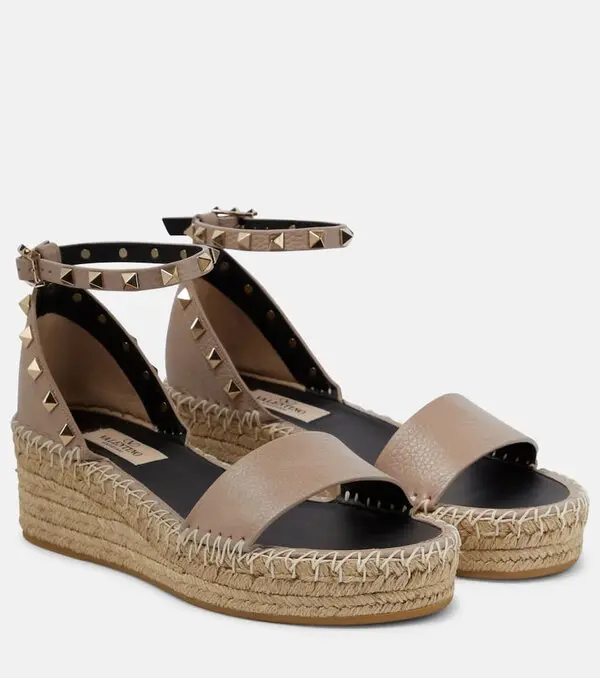 Valentino Garavani Rockstud Leather Espadrille Wedges - Beige