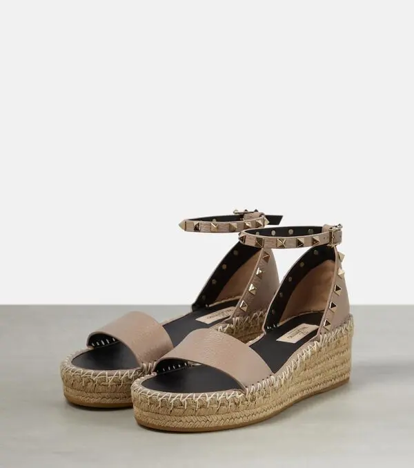 Valentino Garavani Rockstud Leather Espadrille Wedges - Beige