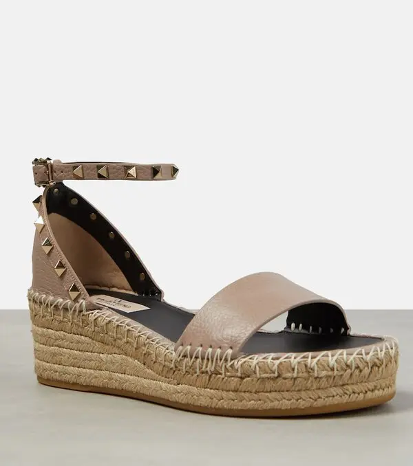 Valentino Garavani Rockstud Leather Espadrille Wedges - Beige