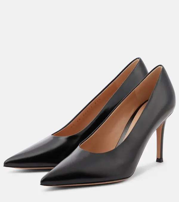 GIANVITO ROSSI Robbie Leather Pumps - Black