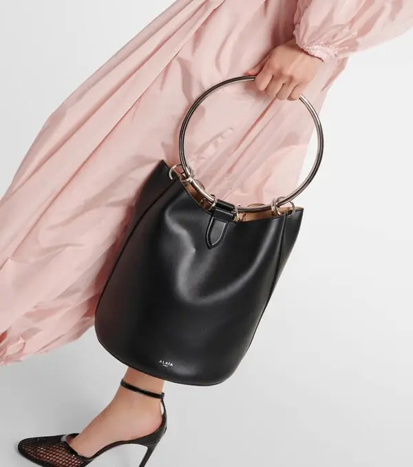 Alaïa Large Leather Bucket Bag With Ring Handle - Black
