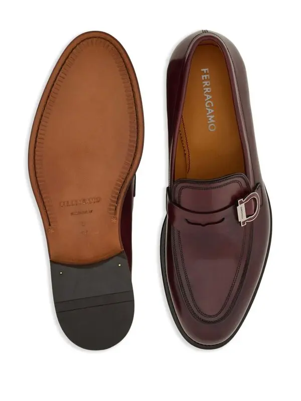FERRAGAMO Gancini Plaque Leather Moccasins - Red