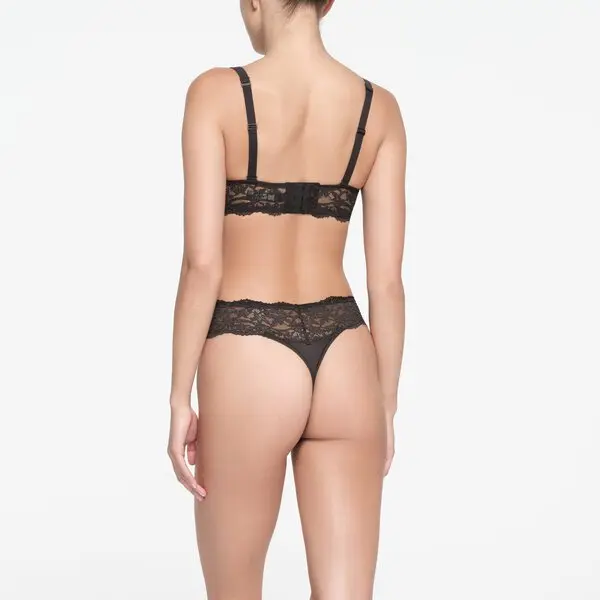 SKIMS Fits Everybody Lace Balconette Bra