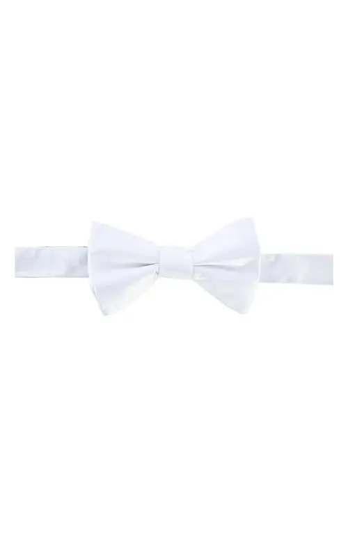 Trafalgar Sutton Silk Bow Tie - White