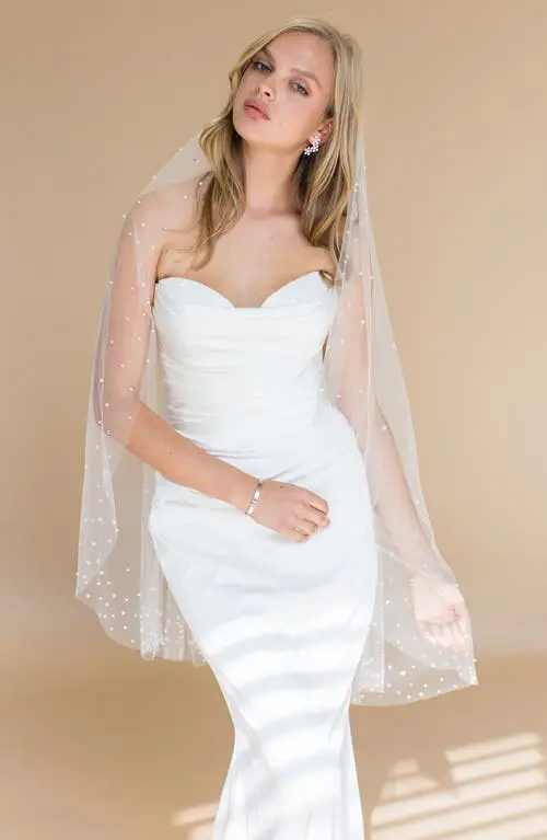 Brides & Hairpins Nebula Fingertip Veil - Ivory