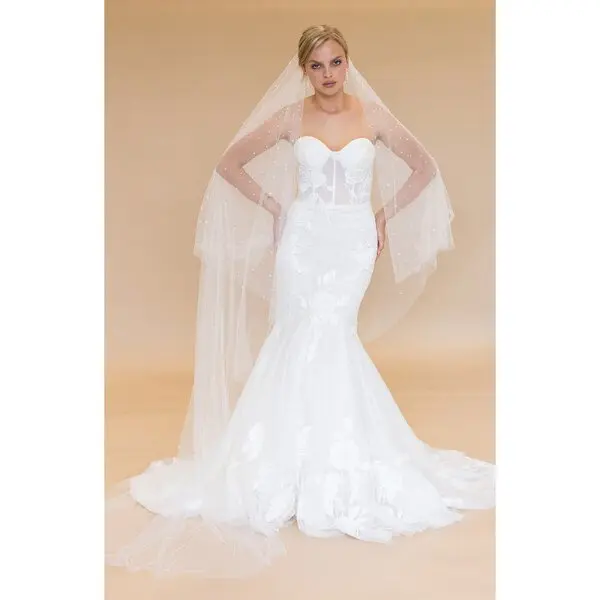 Brides & Hairpins Baylin Chapel Veil - Ivory