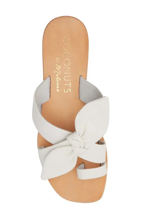 Matisse Vaughn Toe Loop Sandal - White