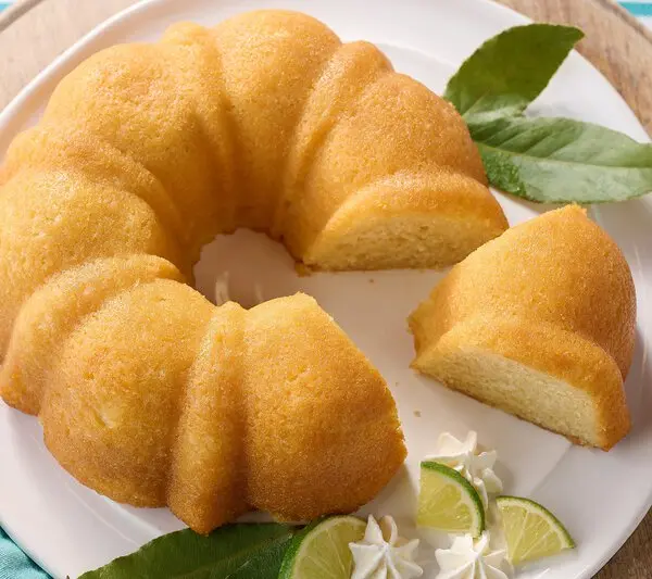 DOCKSIDE MARKET 24 Oz Fresh Baked Tropical Bundt Cake - One-color