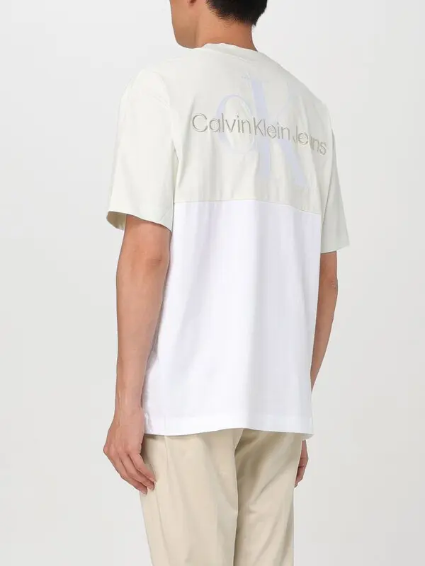 Calvin Klein T-shirt