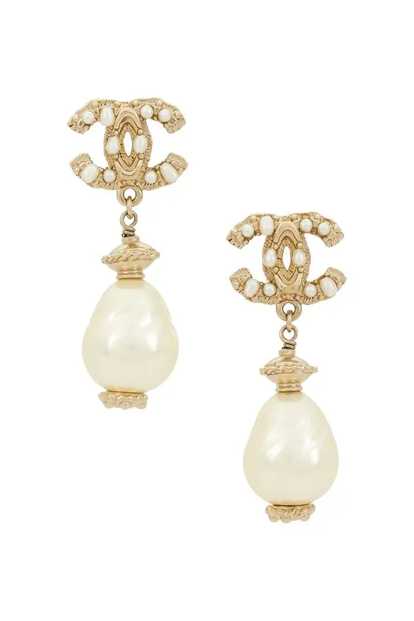 Chanel Cc Pearl Clip-on Earrings In Metallic