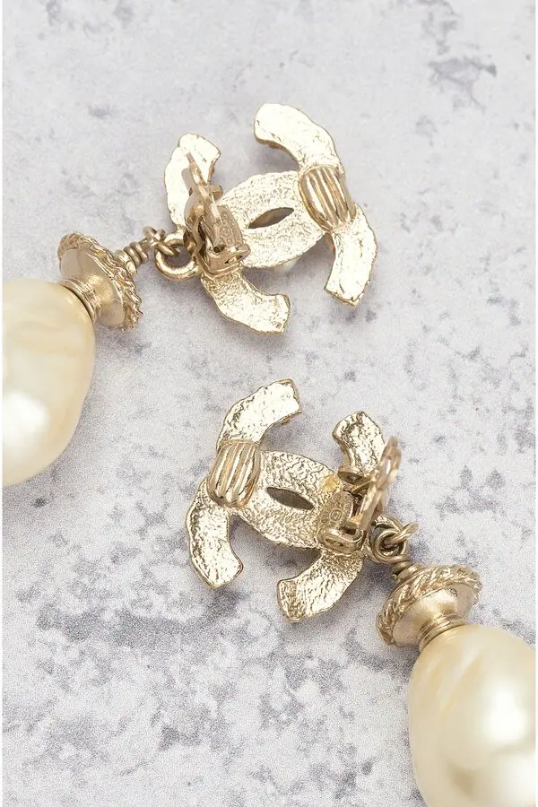 Chanel Cc Pearl Clip-on Earrings In Metallic