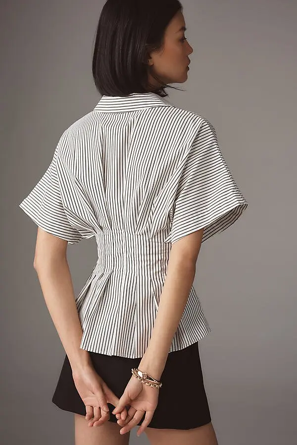 EXQUISE Short-sleeve Pleated Blouse