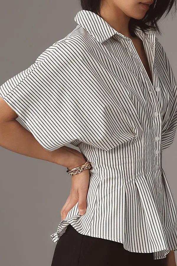 EXQUISE Short-sleeve Pleated Blouse