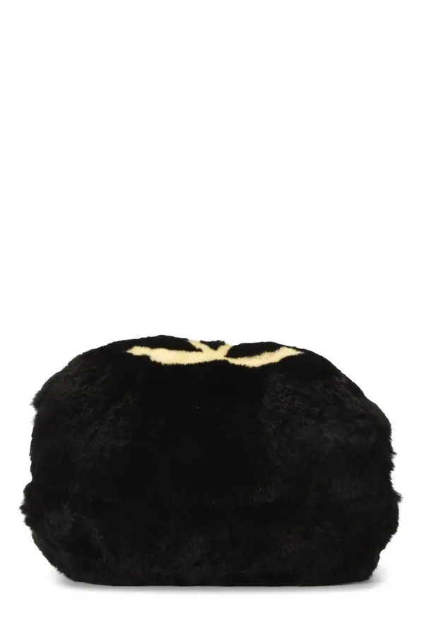 ざ*ー様 CHANEL 【シャネル】 ラビットファー クッション 正規品 Chanel Lapin Muffler - Black | Editorialist