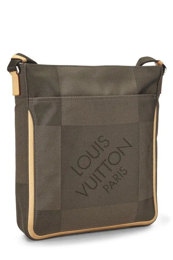 LOUIS VUITTON Damier Geant Companion Messenger Bag