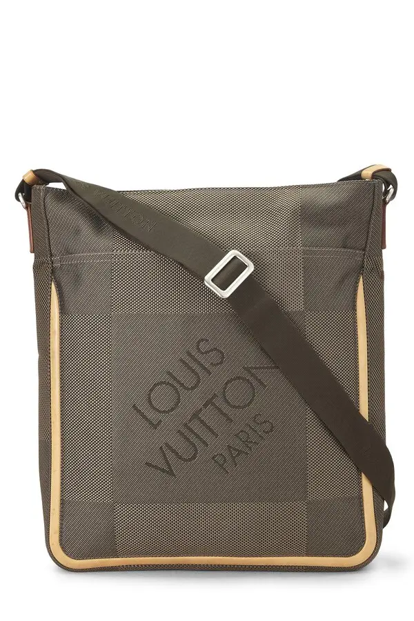 LOUIS VUITTON Damier Geant Companion Messenger Bag