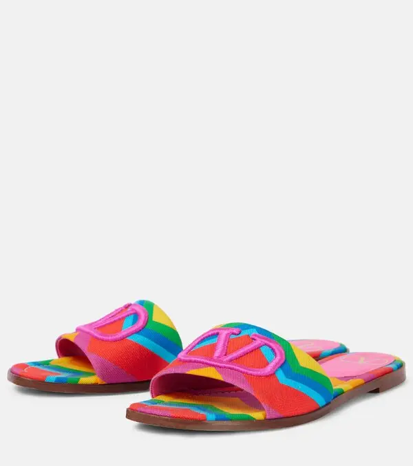 Valentino Garavani Vlogo Chevron 24 Canvas Slides