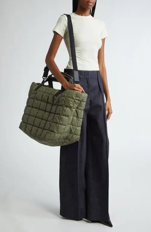 VEECOLLECTIVE Porter Water Repellent Quilted Weekend Bag