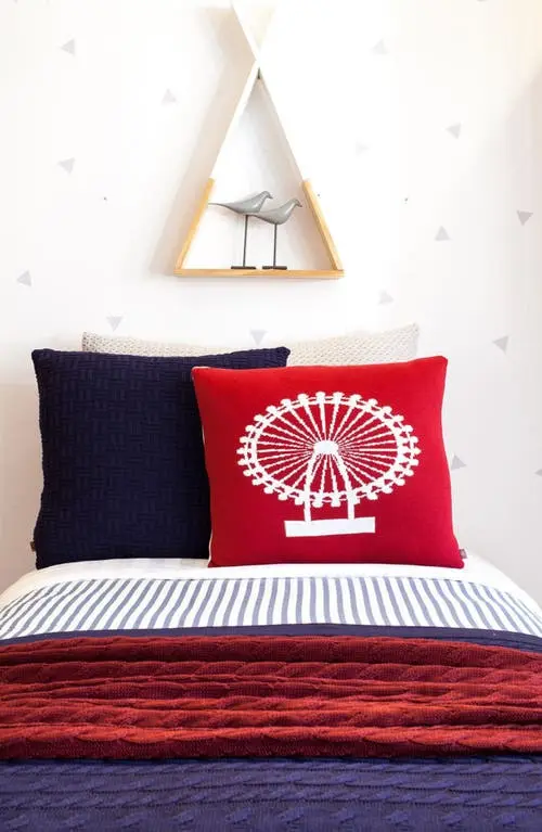 RIAN TRICOT London Eye Accent Pillow