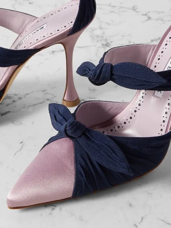 Manolo Blahnik Smyrna Bow-embellished Pumps