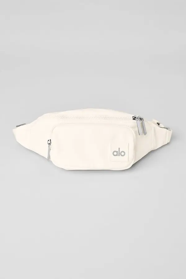 alo ホワイト ボディバッグ 楽天市場】alo yoga アロヨガ ハーフムーン型ボディバッグ 斜め掛け