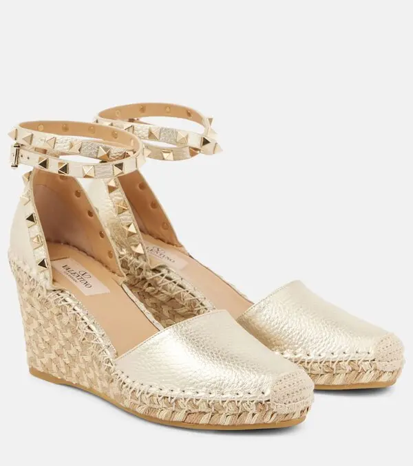 Valentino Garavani Rockstud Espadrille Wedges - Metallic