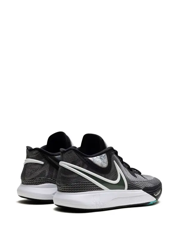 Nike Kyrie 8 Sneakers