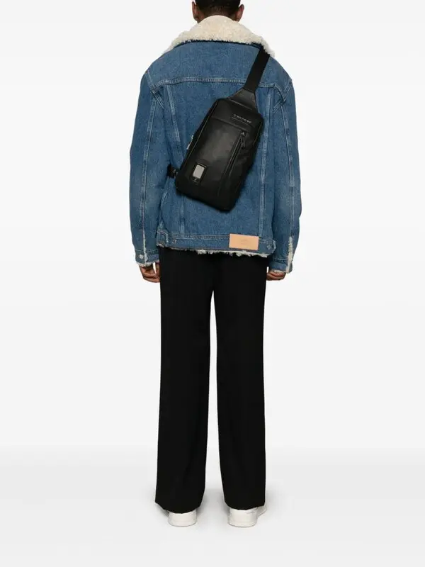 PIQUADRO Akron Leather Messenger Bag