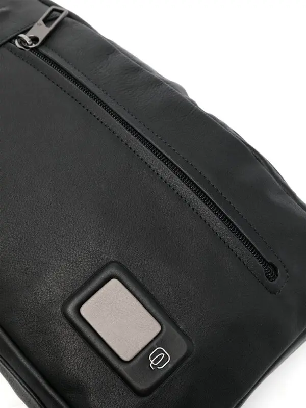 PIQUADRO Akron Leather Messenger Bag