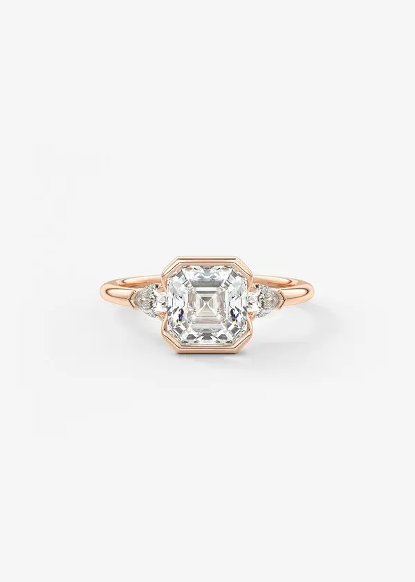 FRANK DARLING Clutch Three Stone Ring With Asscher Cut And Pear Shaped Diamonds - Yellow Gold