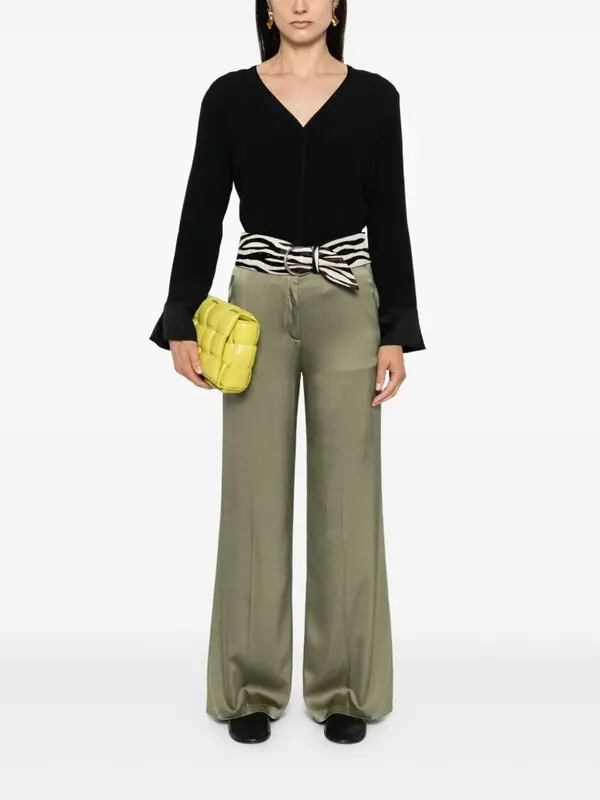 FORTE_FORTE V-neck Crepe Blouse