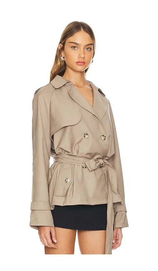 Lioness Cropped Trencherous Coat