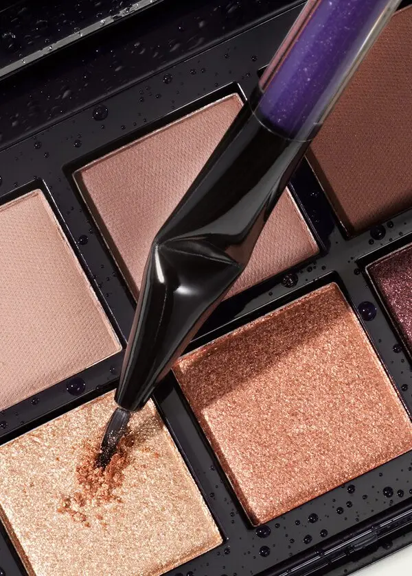 KEVYN AUCOIN Angled Eyeliner Brush