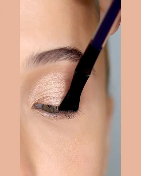 KEVYN AUCOIN Angled Fan Mascara Brush