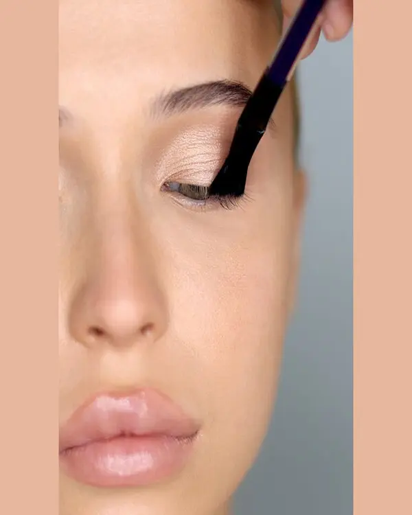 KEVYN AUCOIN Angled Fan Mascara Brush